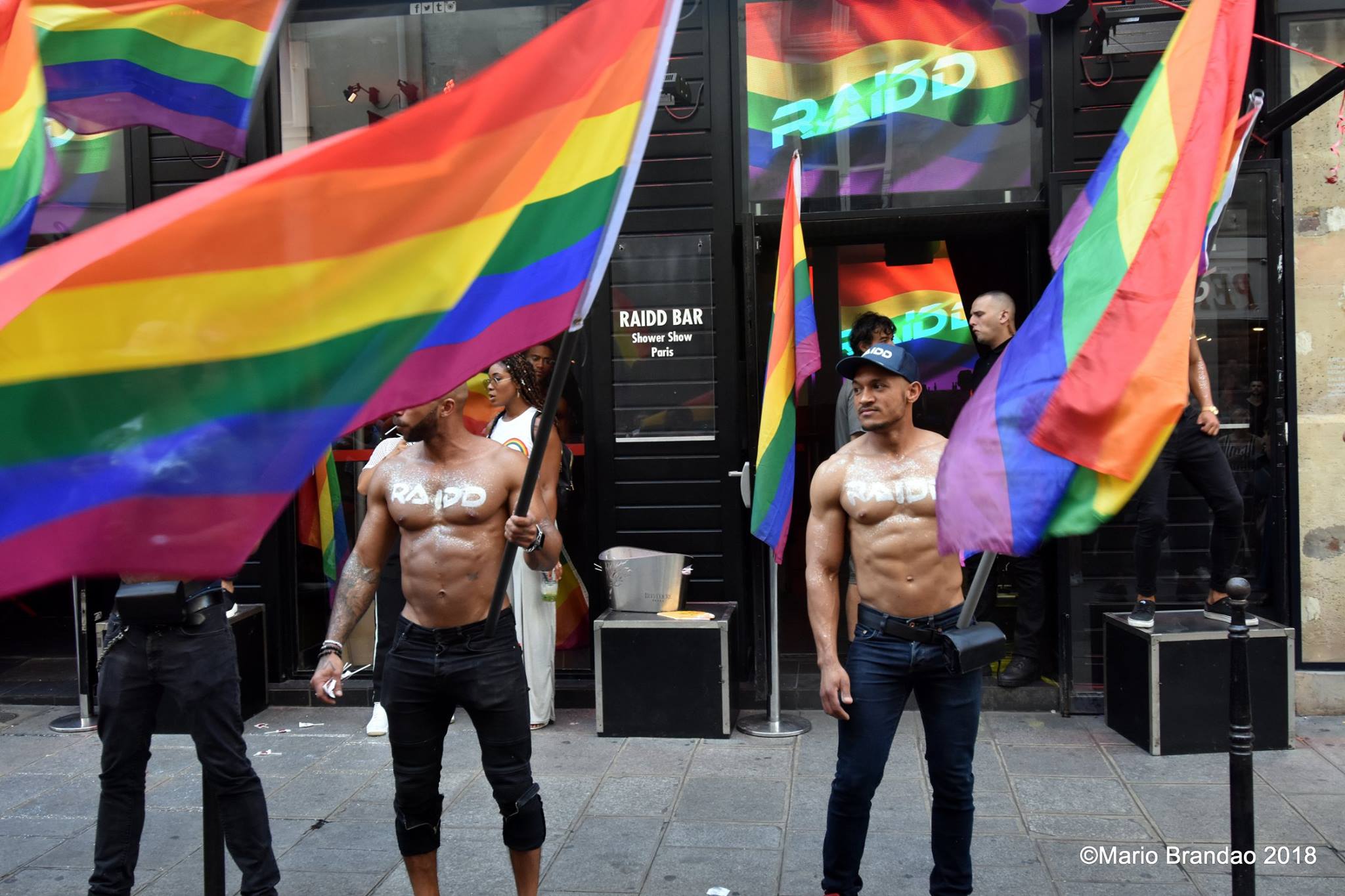 Le Raidd à Paris, le bar qui bouge | Gay Voyageur